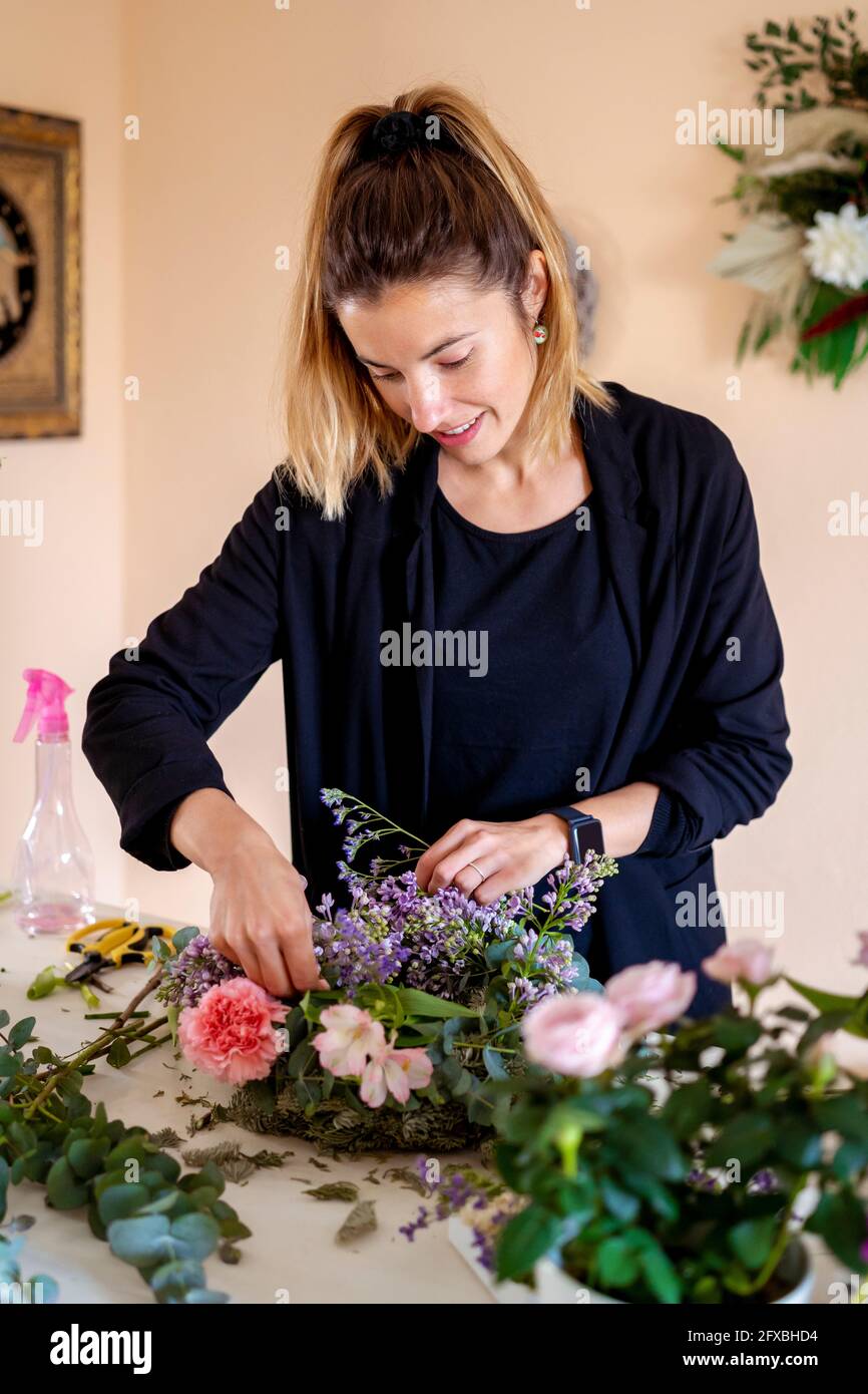 Flower leaf making hi-res stock photography and images - Alamy