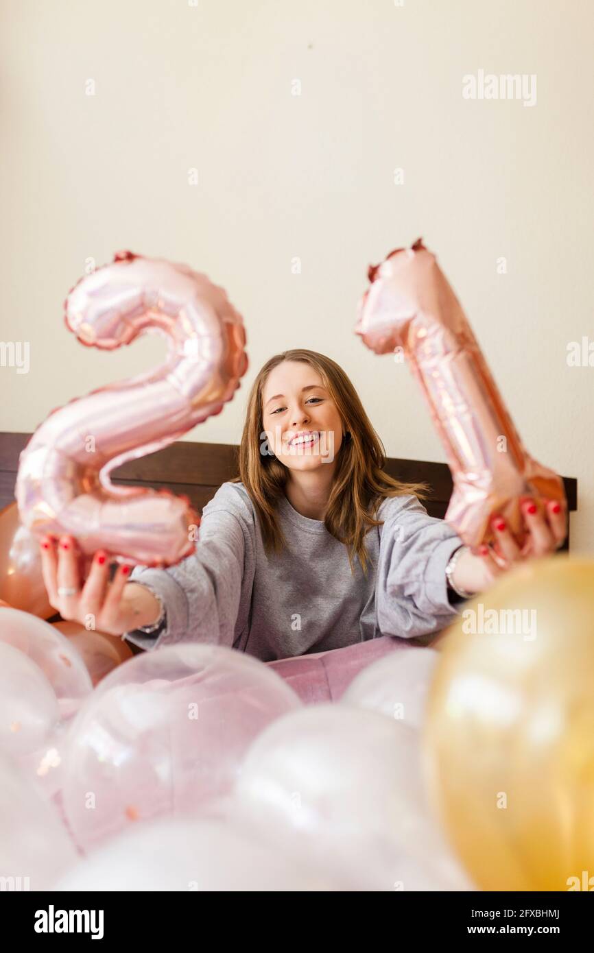 Number 21 hi-res stock photography and images - Alamy