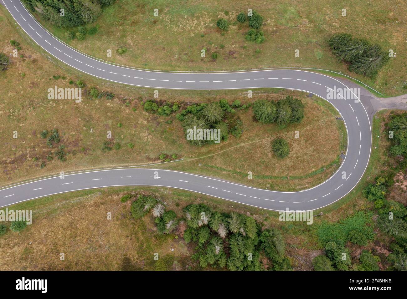 Winding highway hi-res stock photography and images - Alamy