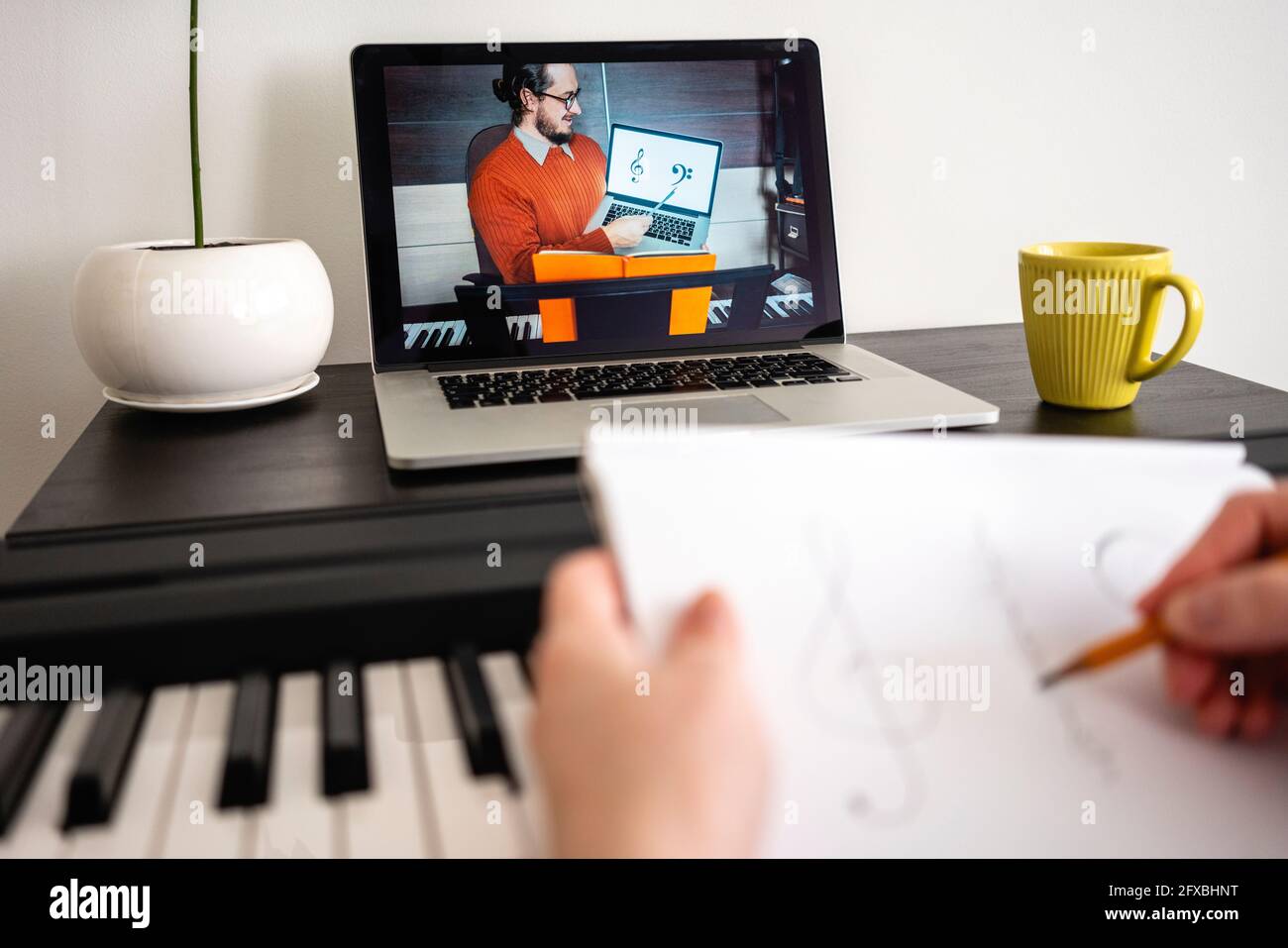 Online adult tutorial hi-res stock photography and images - Alamy