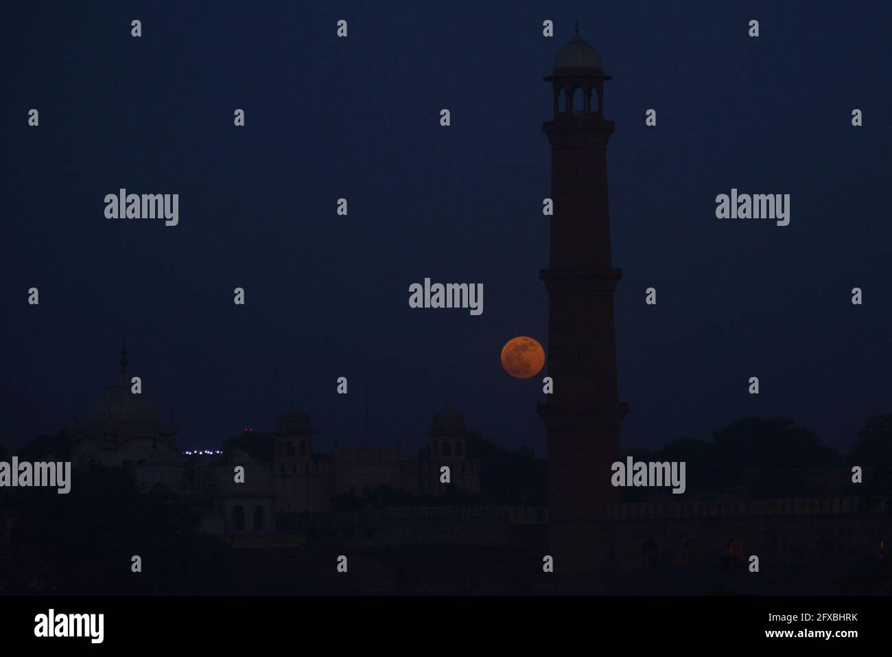 Lahore, Pakistan. 26th May, 2021. An attractive stunning view of full ...