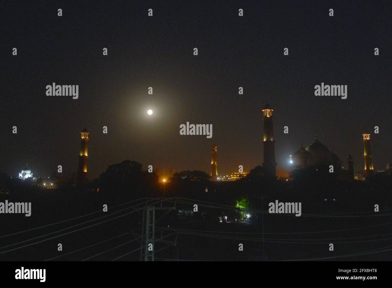 Lahore, Pakistan. 26th May, 2021. An attractive stunning view of full ...