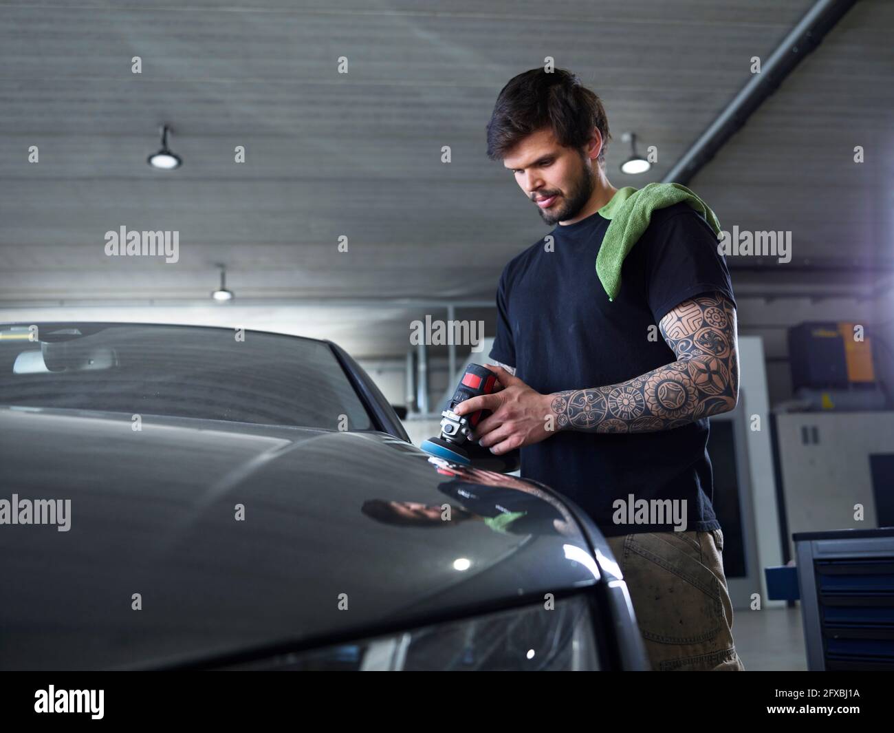 Polishing car hi-res stock photography and images - Alamy
