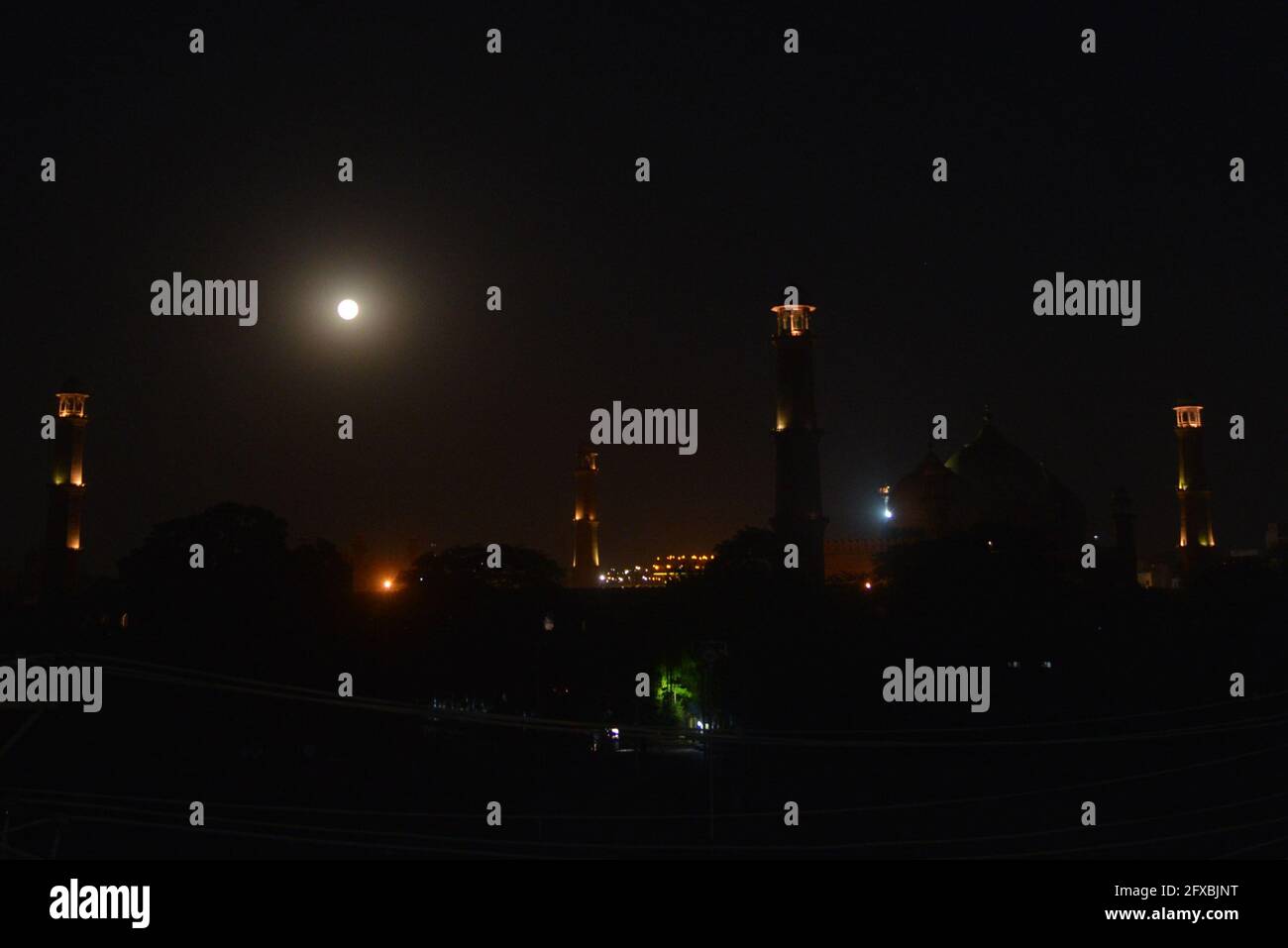 Lahore, Pakistan. 26th May, 2021. An attractive stunning view of full ...