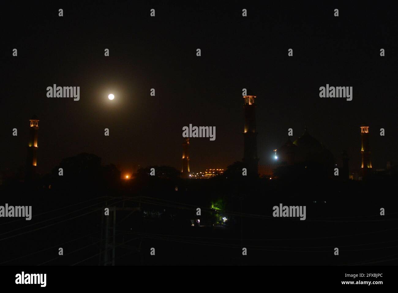 Lahore, Pakistan. 26th May, 2021. An attractive stunning view of full ...