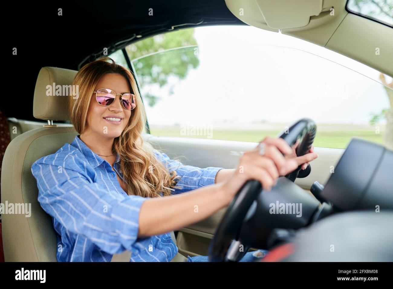 Adult driving car hi-res stock photography and images - Alamy