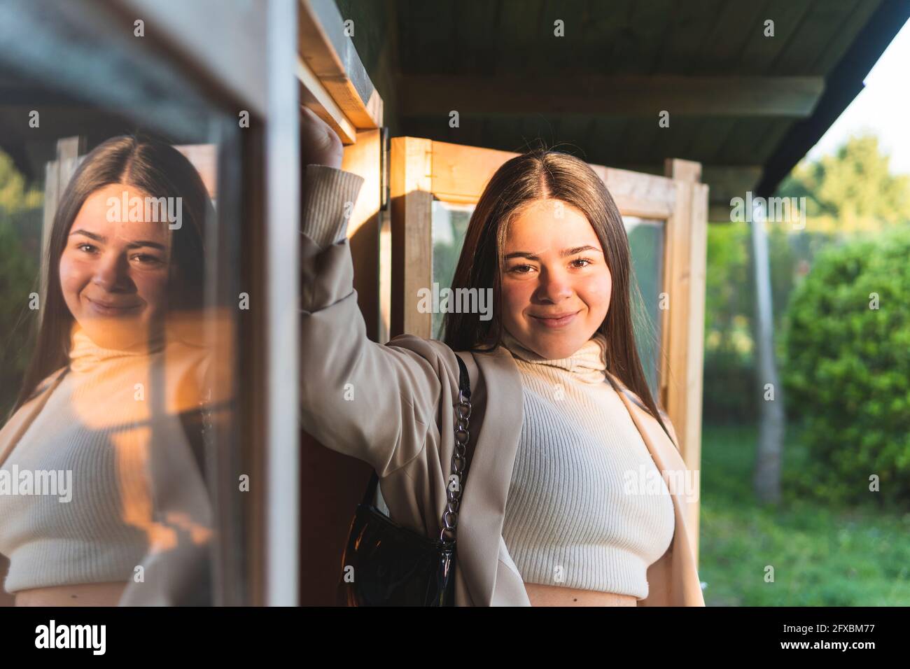 Cottage girl hi-res stock photography and images - Alamy