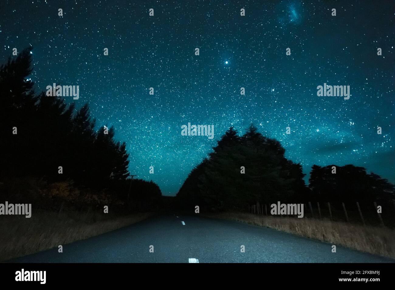 Empty road night hi-res stock photography and images - Alamy