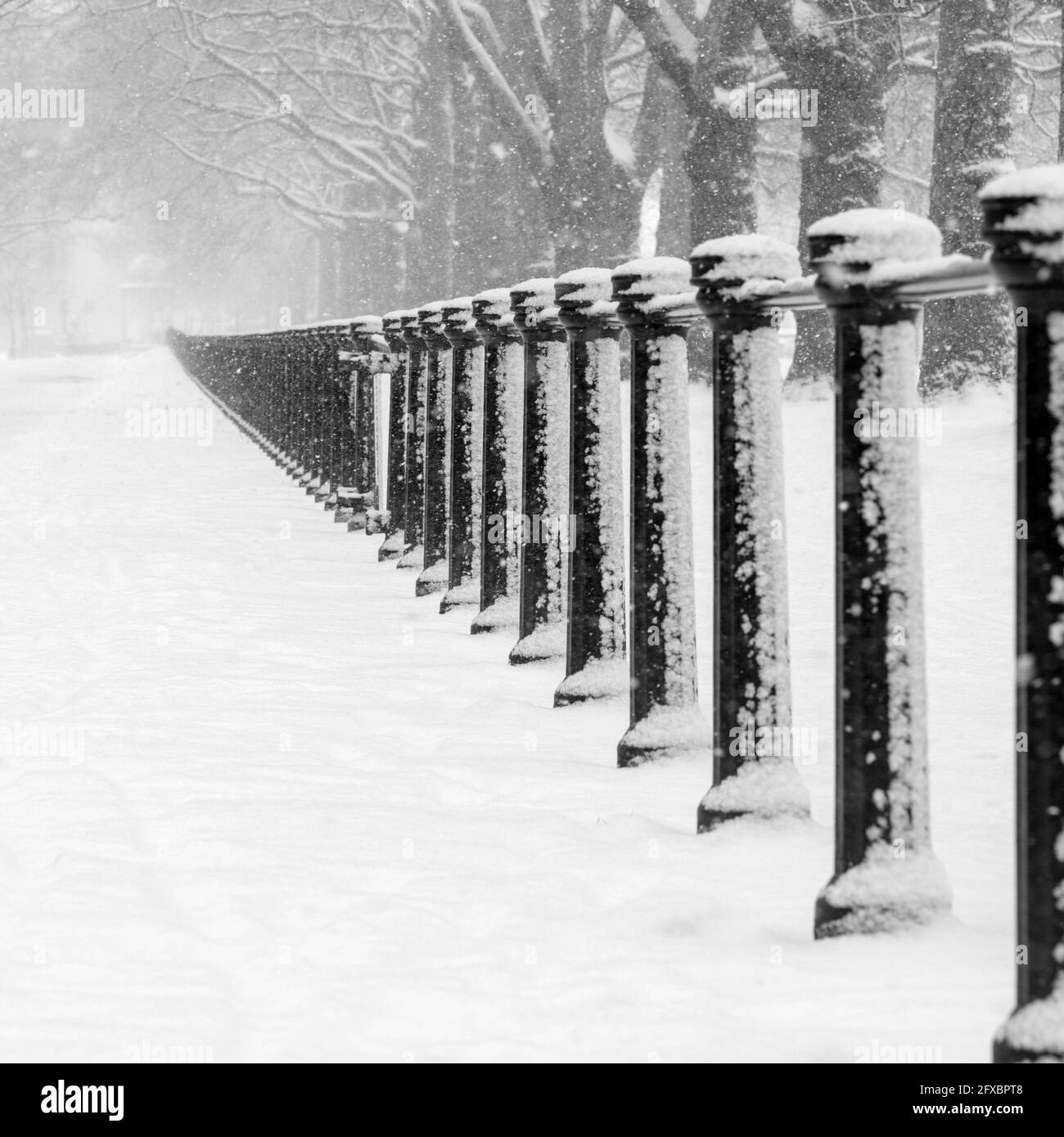 Railing with bollard hi-res stock photography and images - Alamy