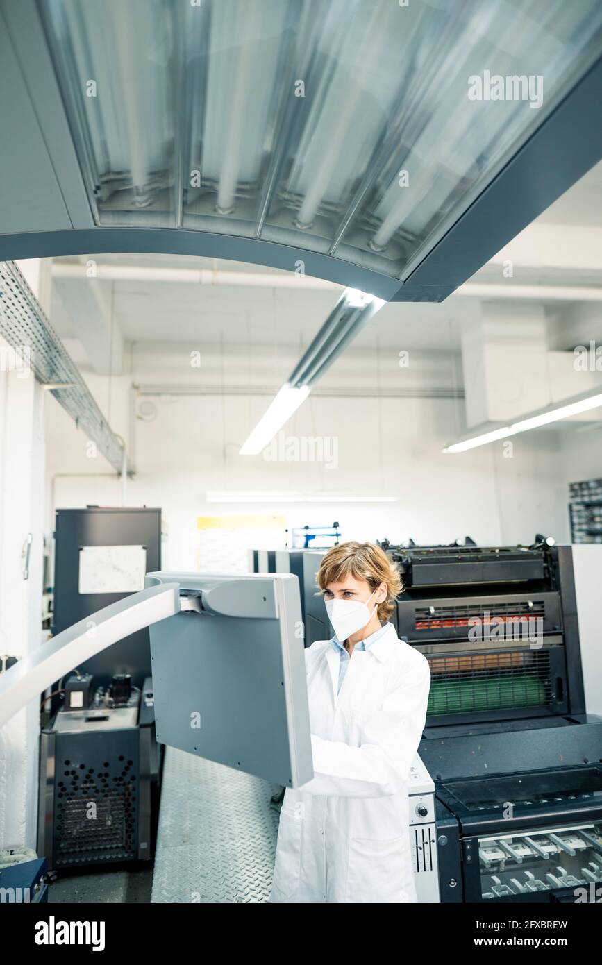 Operating mask hi-res stock photography and images - Alamy