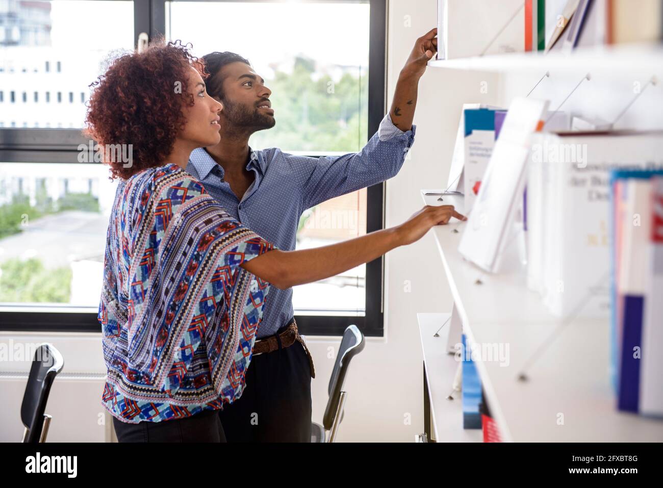 Business student hi-res stock photography and images - Alamy