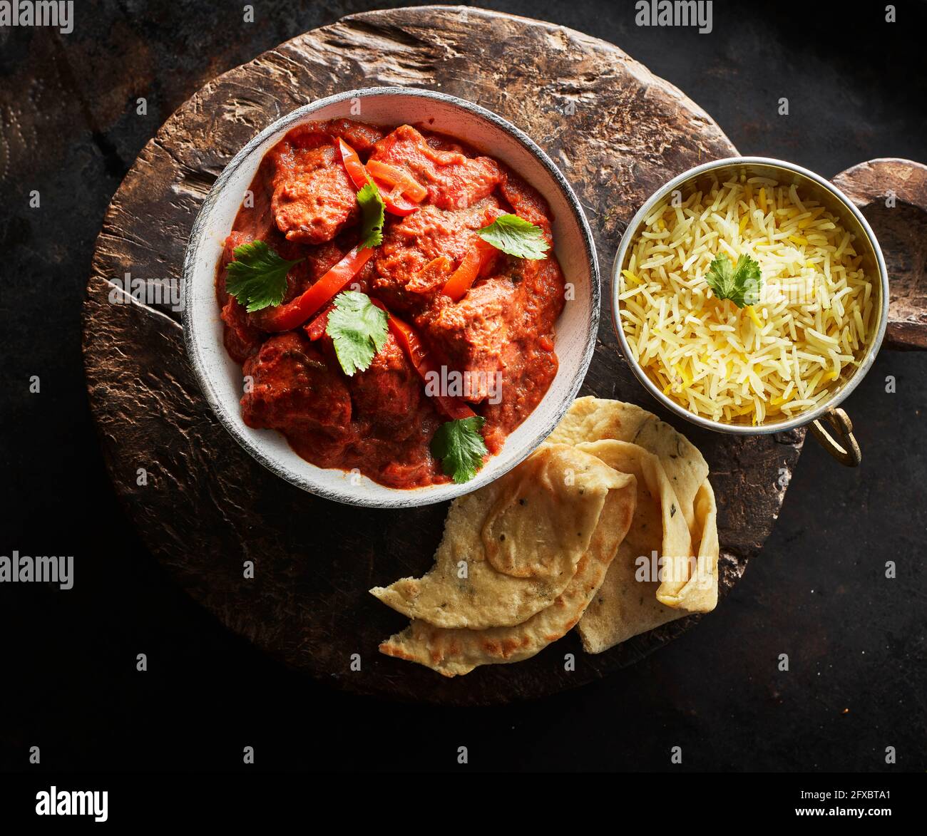Chicken tikka masala naan hi-res stock photography and images - Alamy