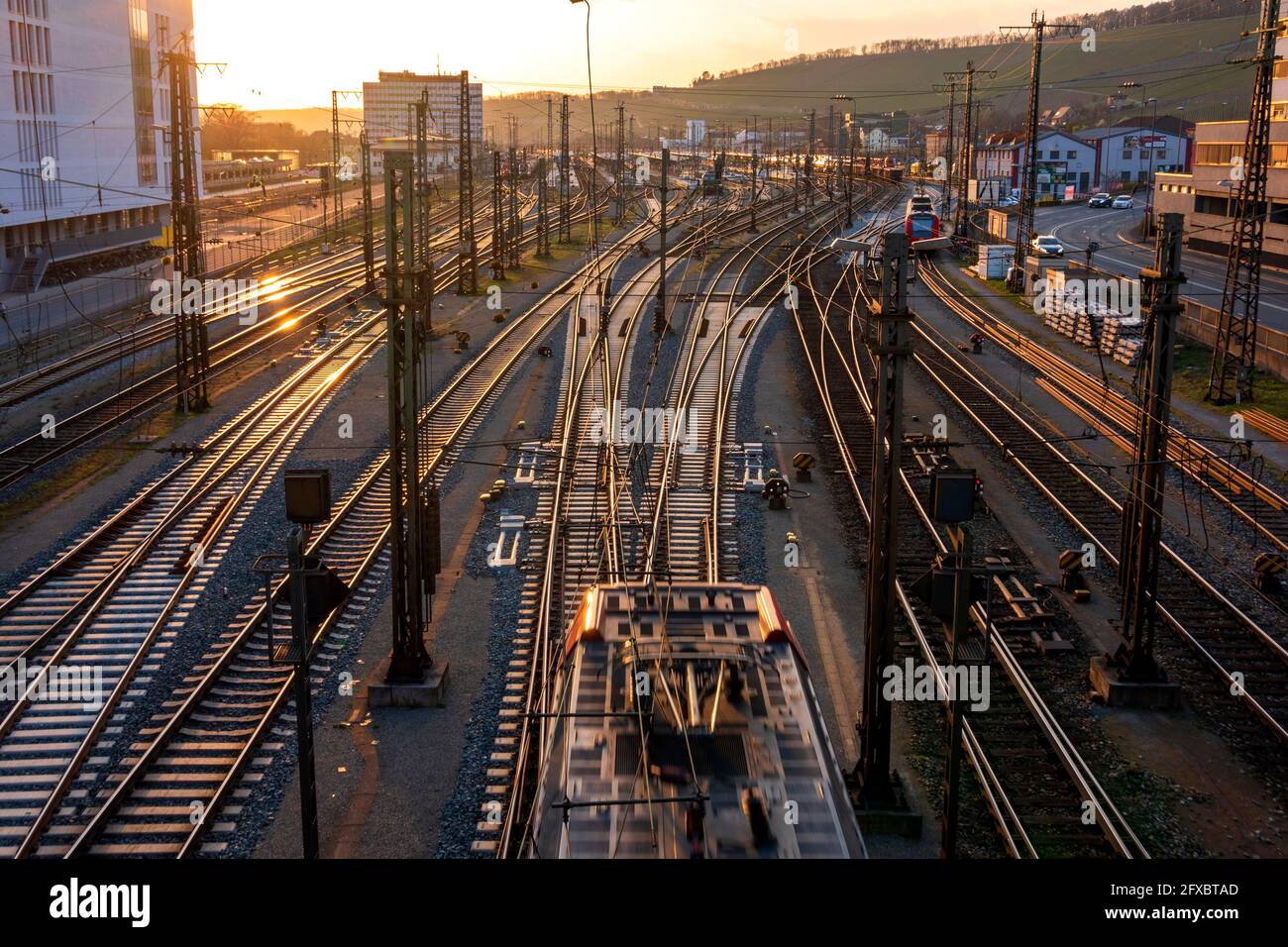 Empty tracks hi-res stock photography and images - Alamy
