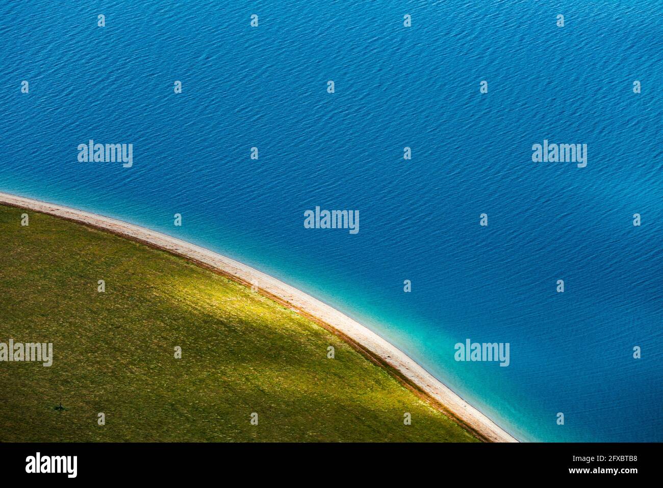 Aerial view of sandy shore of Lake Hawea Stock Photo - Alamy