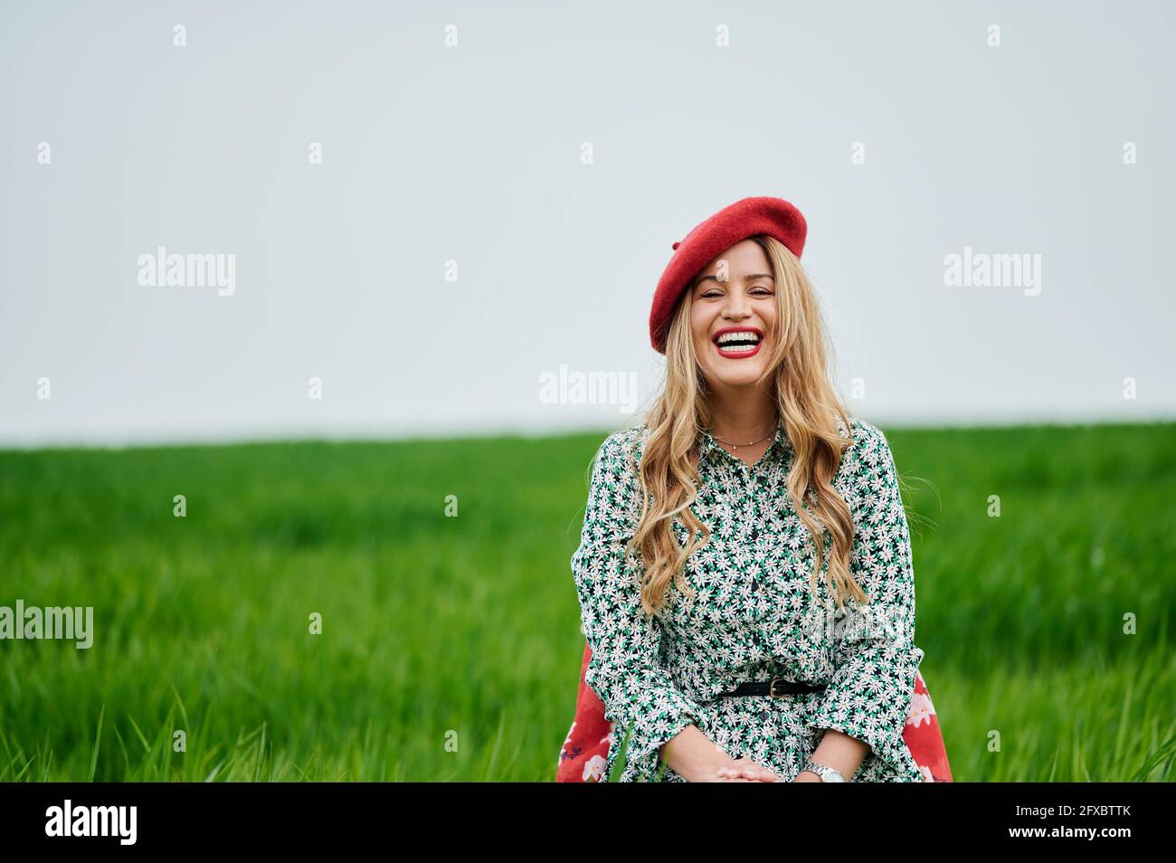 Red beret hi-res stock photography and images - Alamy