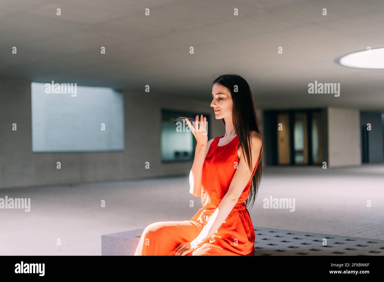 Sending a message in person hi-res stock photography and images - Alamy