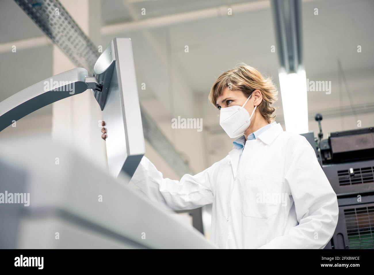 Operating mask hi-res stock photography and images - Alamy