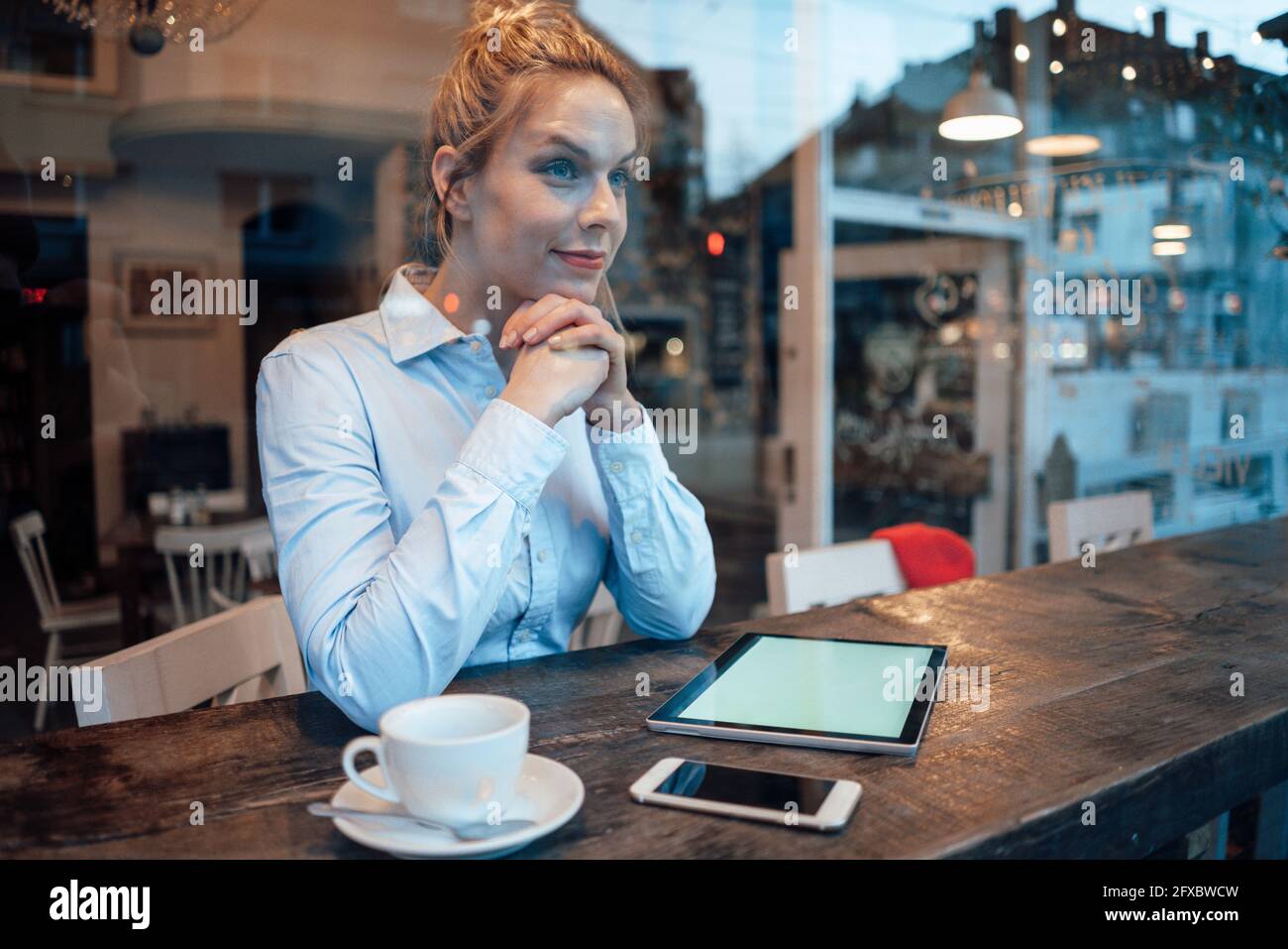 Adult shop window hi-res stock photography and images - Alamy