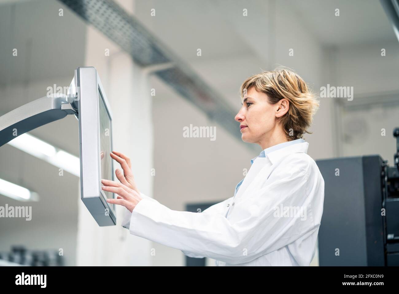 Operating coat hi-res stock photography and images - Alamy