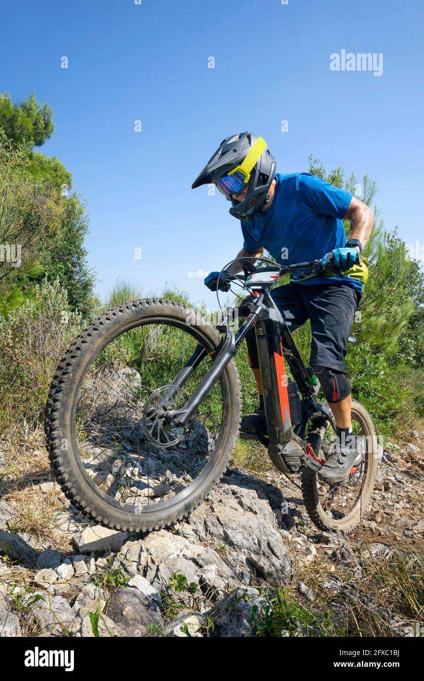 Electric cycle hi-res stock photography and images - Alamy