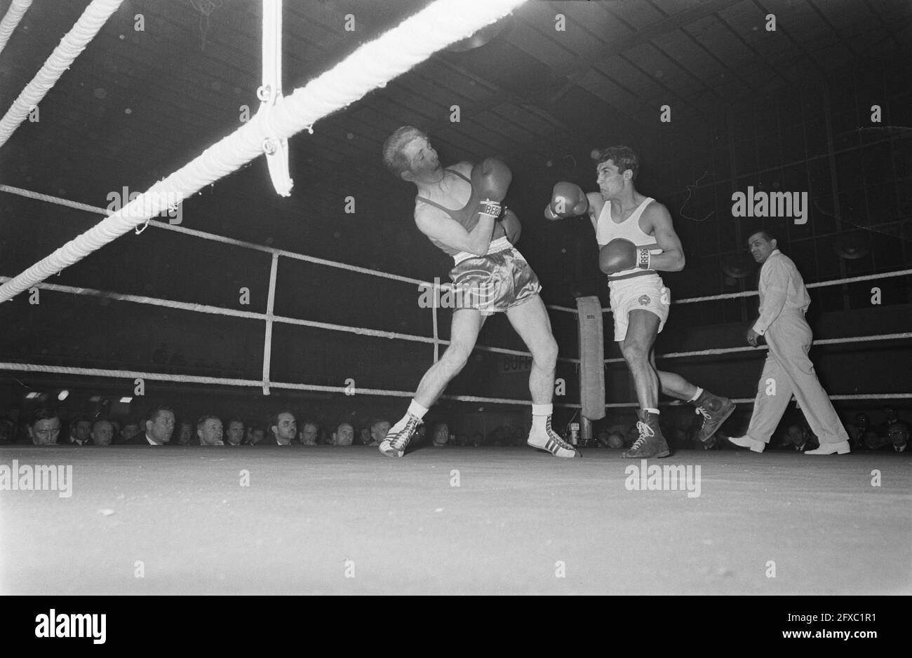 Jubilee tournament Dutch Boxing Association, opening match Jan Huppen ...