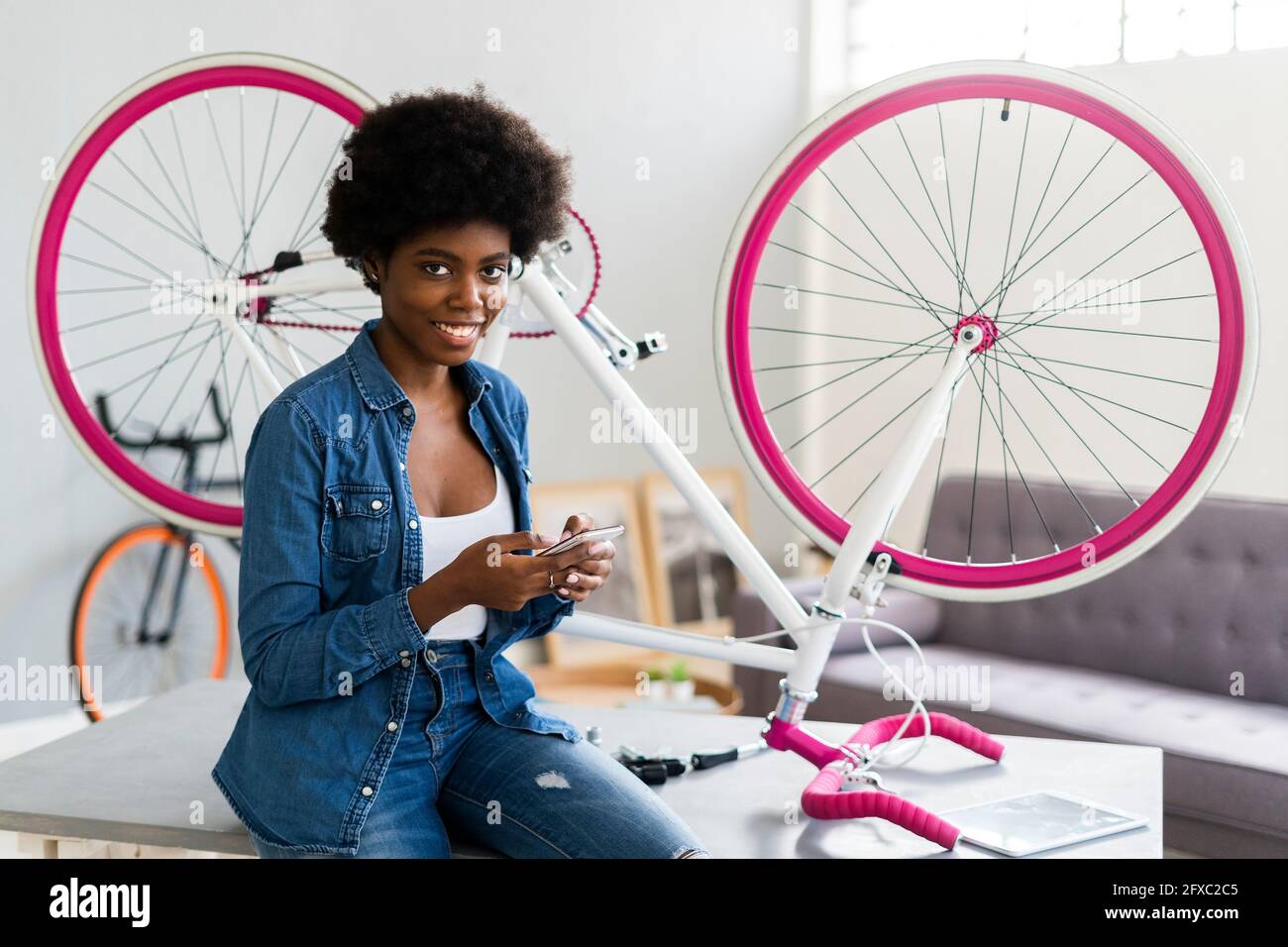 Mobile phone upside down on table hi-res stock photography and images ...