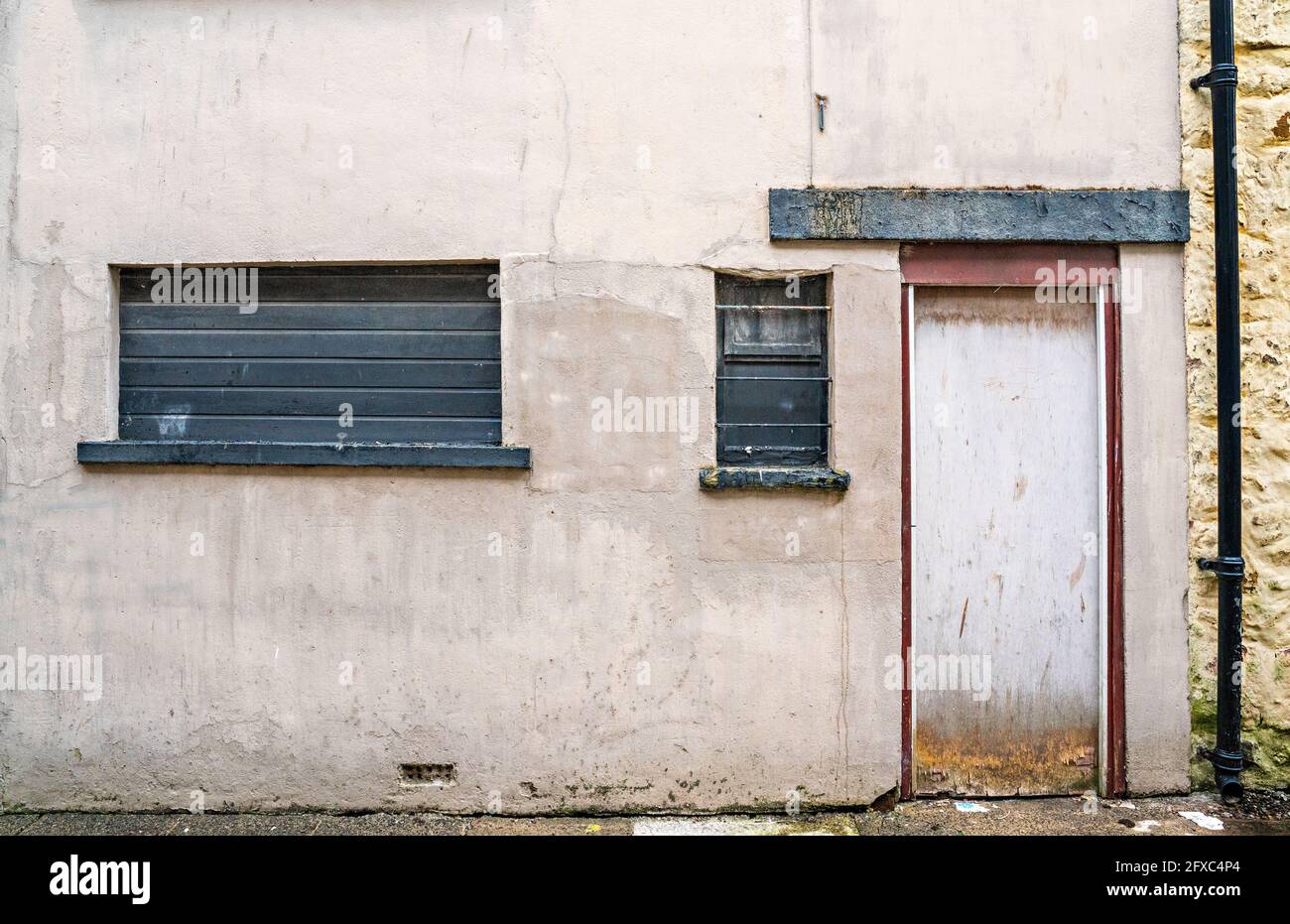 Boarded up door hi-res stock photography and images - Alamy