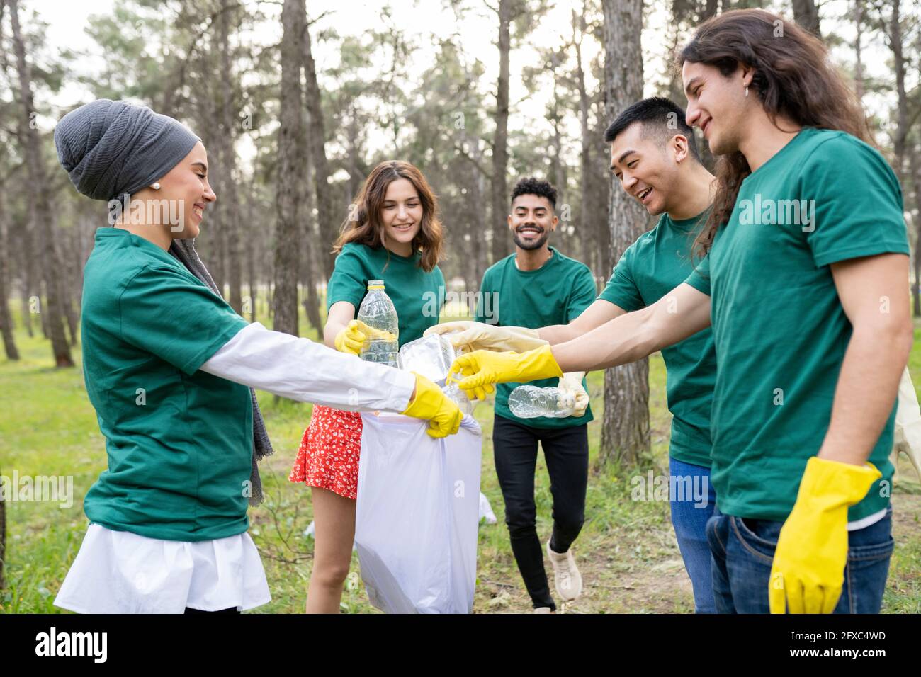 Plastic bag garbage hi-res stock photography and images - Alamy