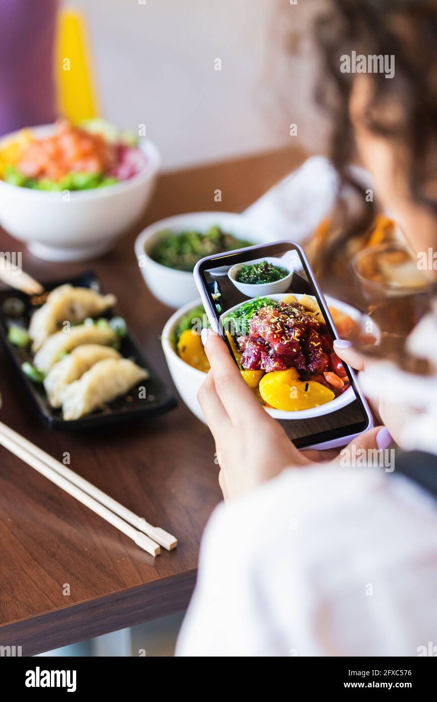 Connection through food hi-res stock photography and images - Alamy