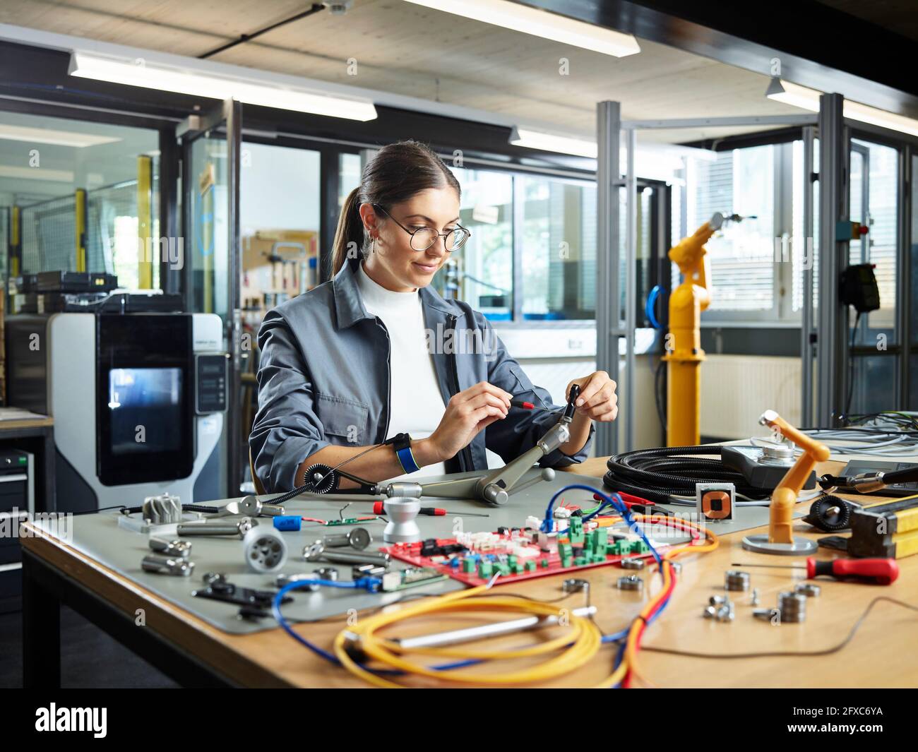 Electrical engineering robotics hi-res stock photography and images - Alamy