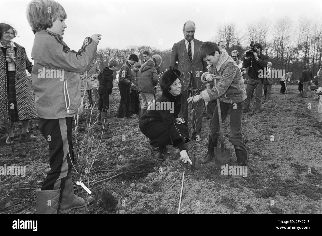 Princess beatrix plants first tree hi-res stock photography and images ...