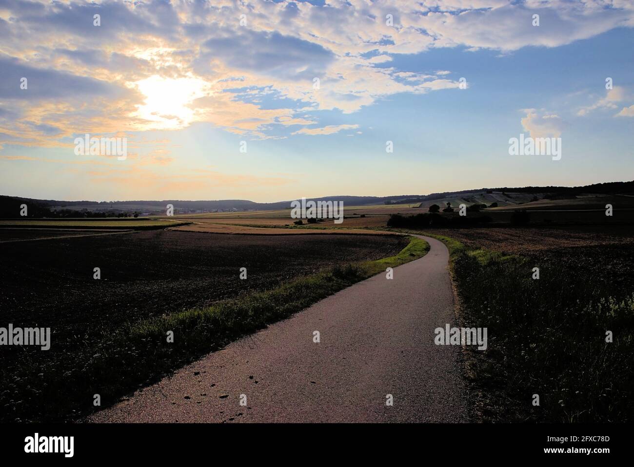 Twisty road hi-res stock photography and images - Alamy