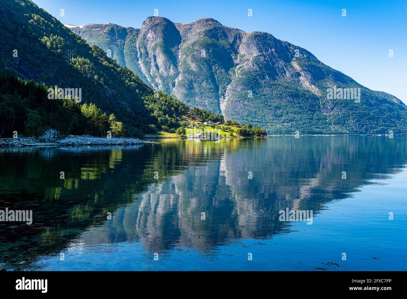 Clean mountain hi-res stock photography and images - Alamy