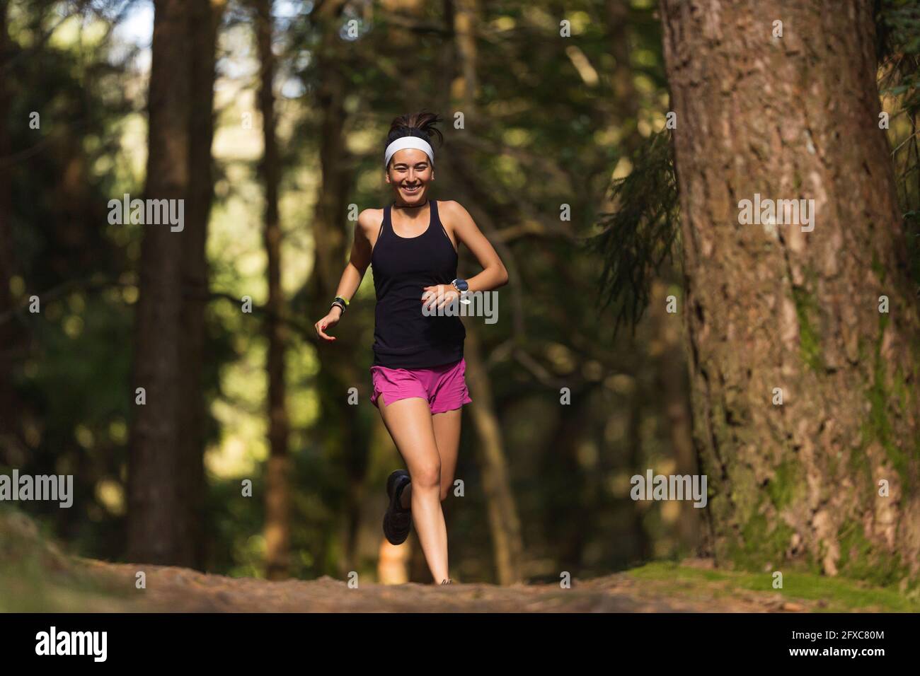 Runner running in front hi-res stock photography and images - Alamy