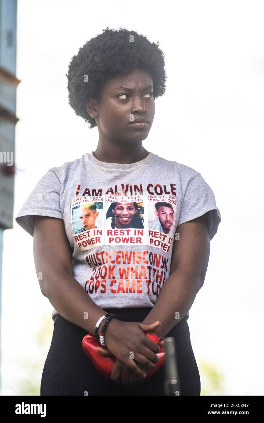 Minneapolis, USA. 25th May, 2021. The family of Alvin Cole at Commons ...