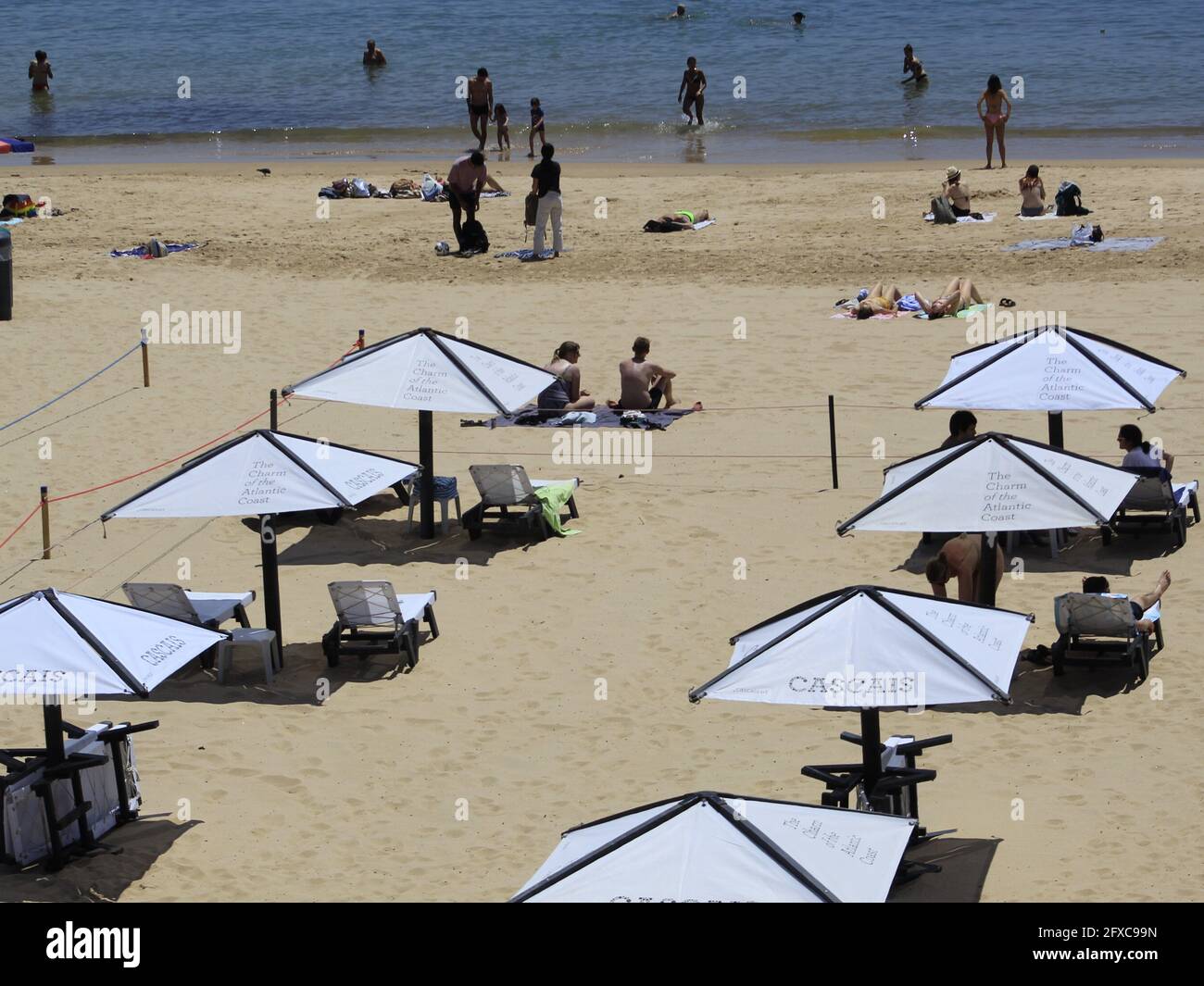 Cascais, Lisboa Portugal. 26th May, 2021. (INT) Bathers movement on ...