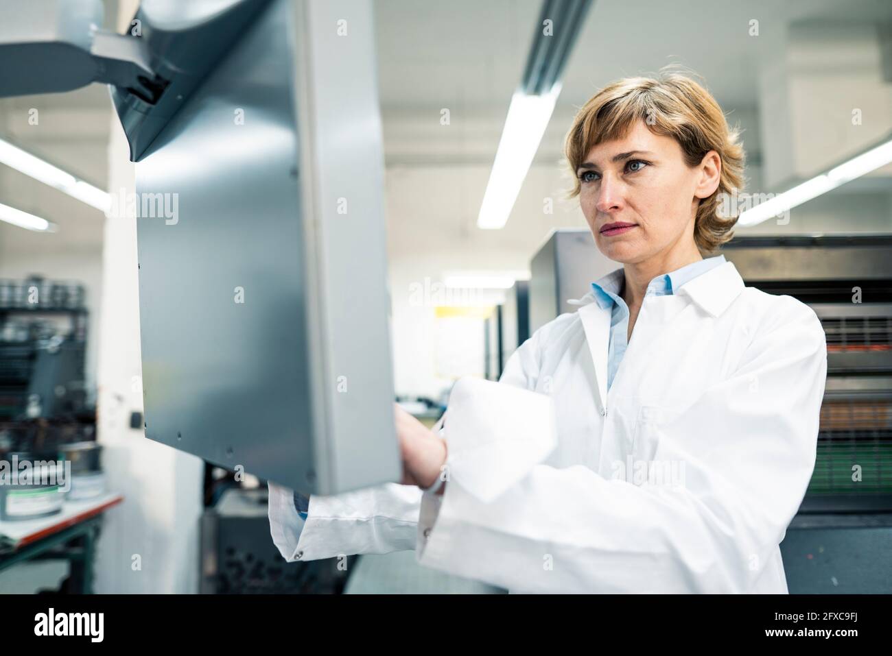 Laboratory technology laboratory machine hi-res stock photography and ...