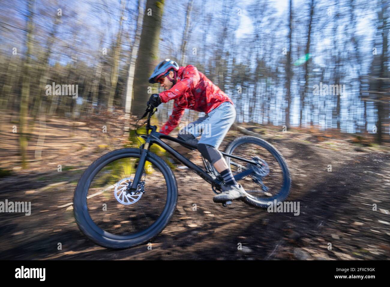 Bike in road hi-res stock photography and images - Alamy