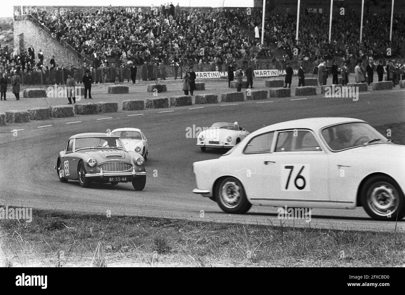 National sports car races at the circuit of Zandvoort, May 22, 1960 ...