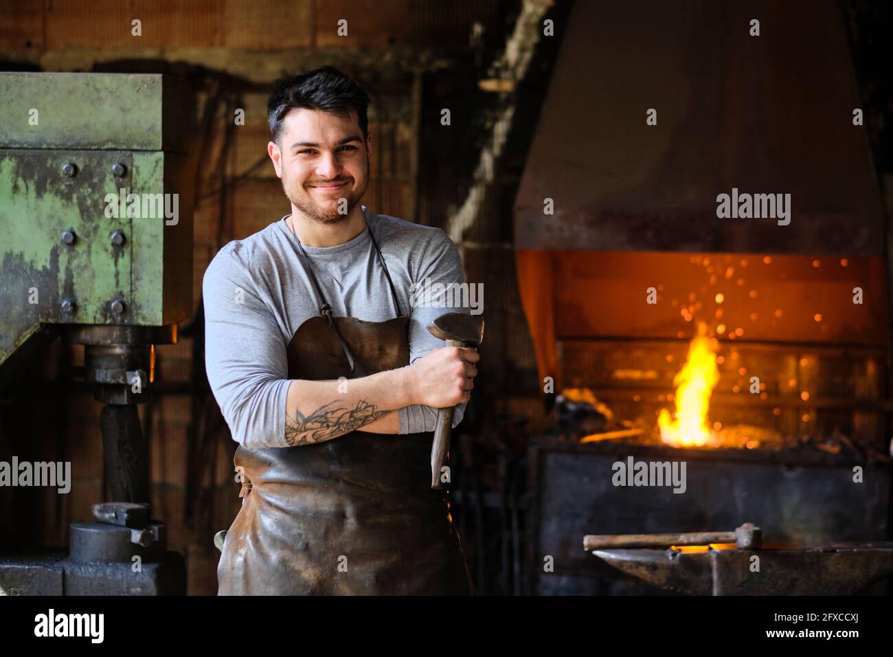 Blacksmith at work in art hi-res stock photography and images - Alamy