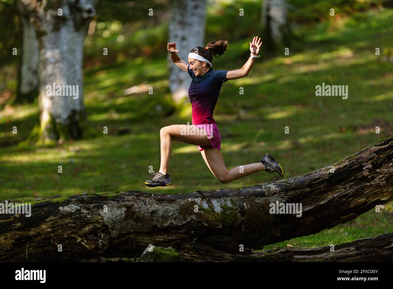 Female runner endurance hi-res stock photography and images - Alamy
