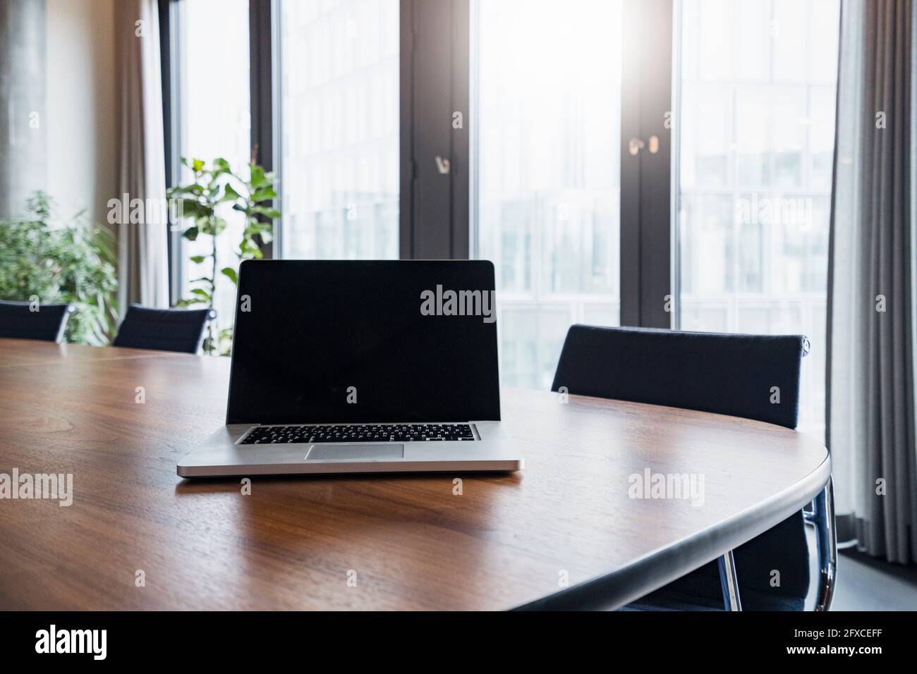 Modern work hi-res stock photography and images - Alamy