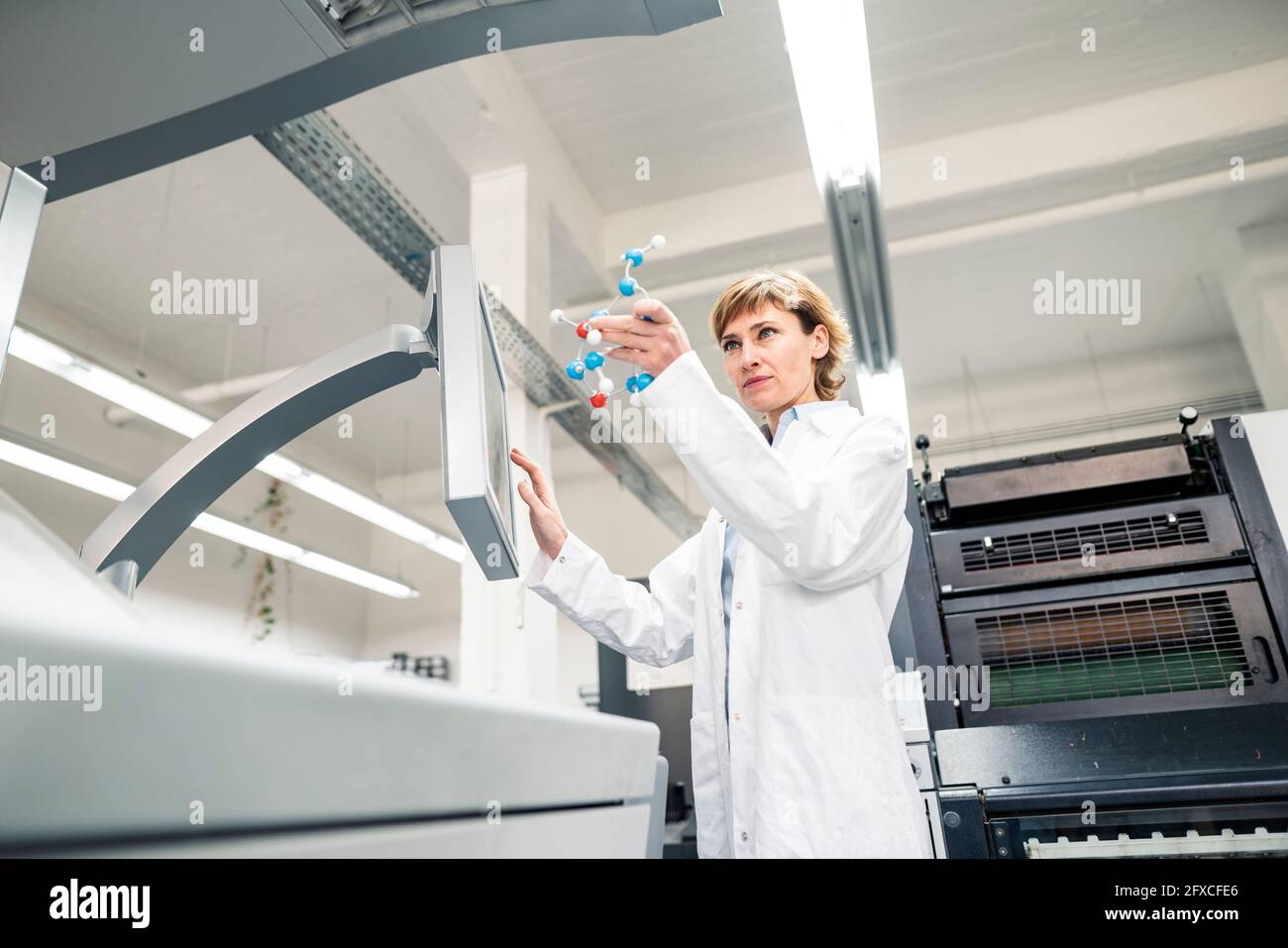 Operating model hi-res stock photography and images - Alamy
