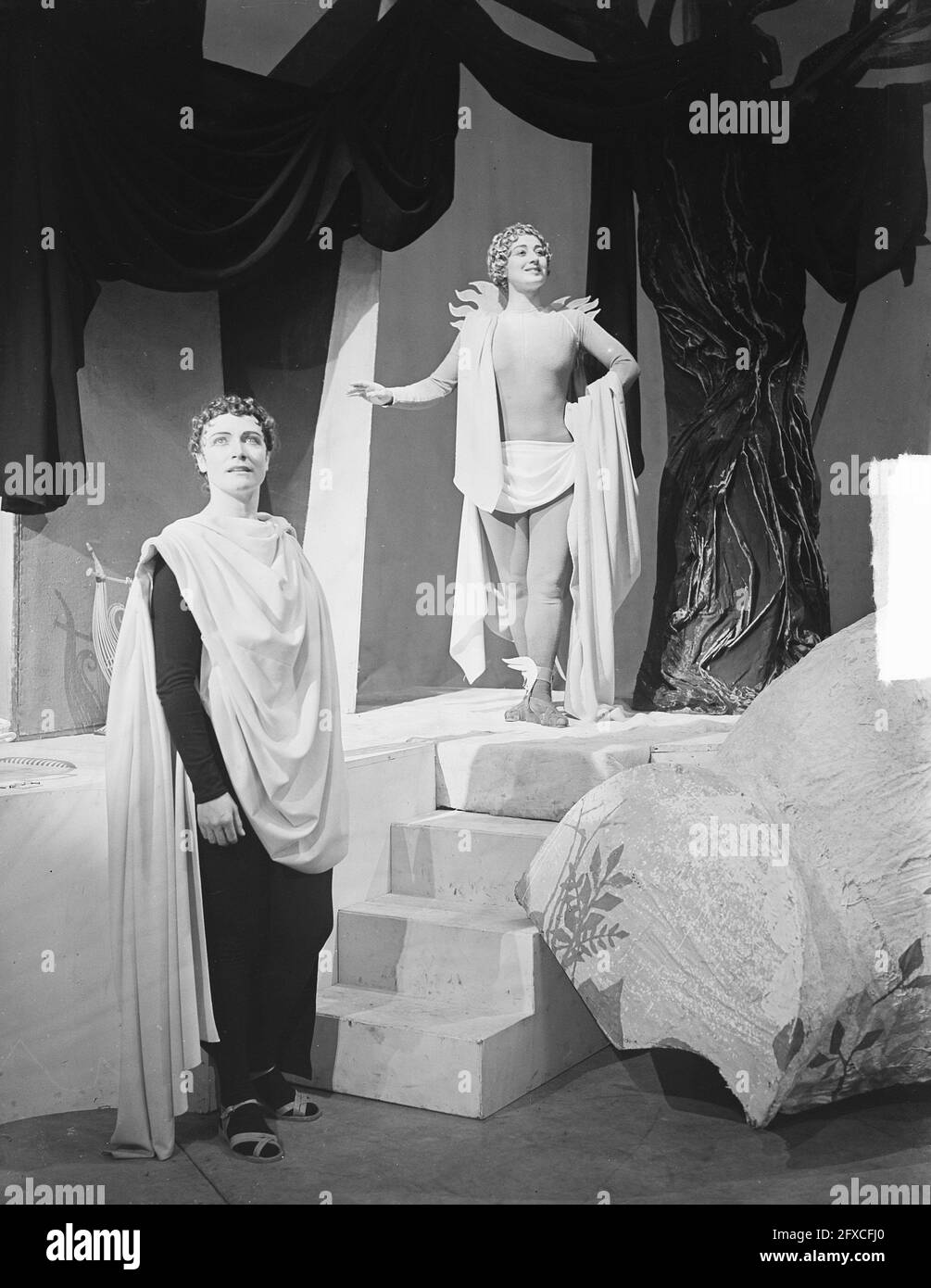 Opera Orfeo et Euridice with Kathleen Ferrier as Orfeo and Louise de ...