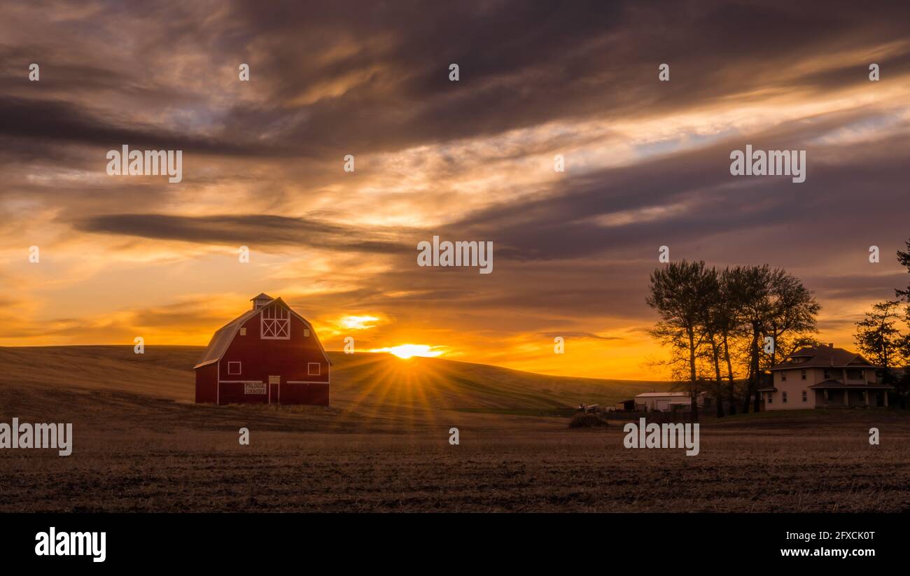 Red barn in the palouse High Resolution Stock Photography and Images ...