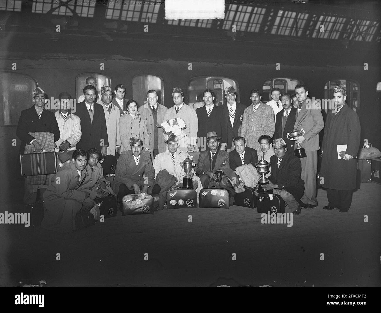 Pakistan field hockey team arrival at Central Station, November 15 ...