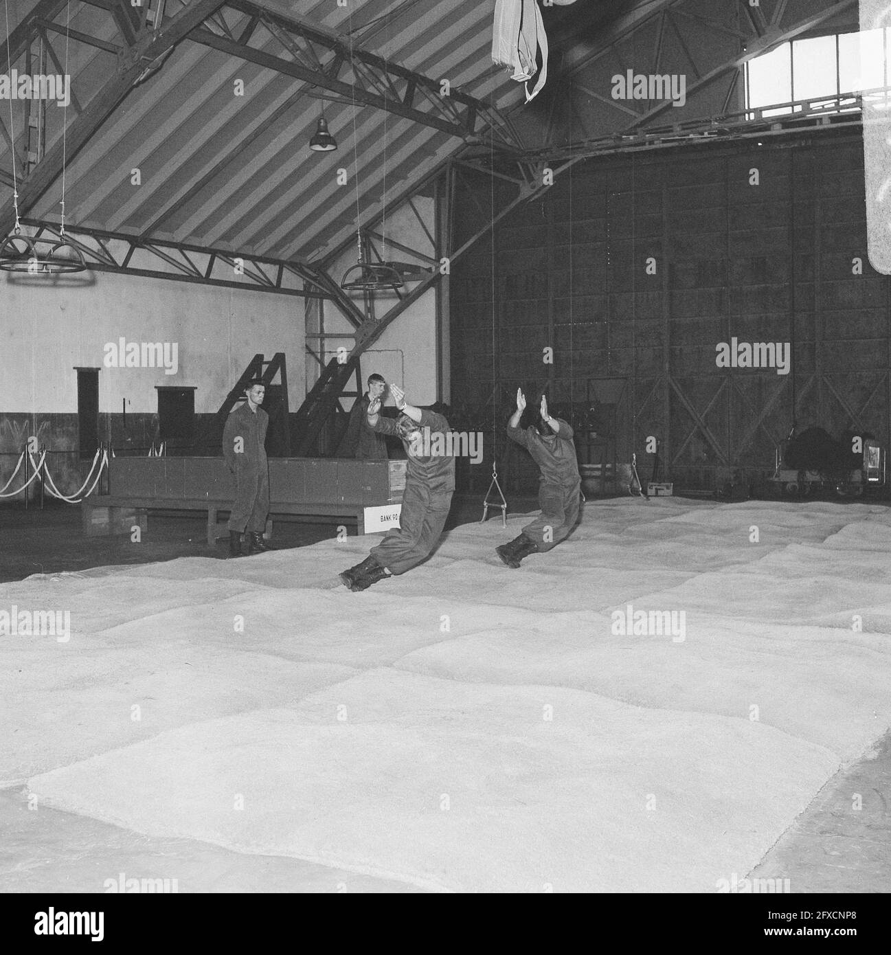 Parachute training at Gilze-Rijen (NB), 19 May 1966, Parachutists, The ...