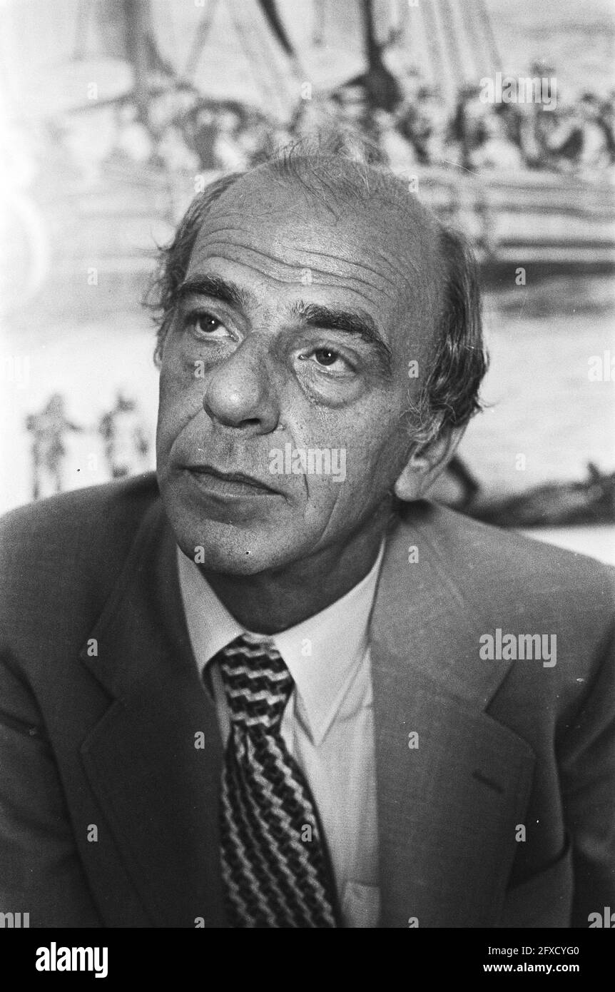 Van gool speaking Black and White Stock Photos & Images - Alamy