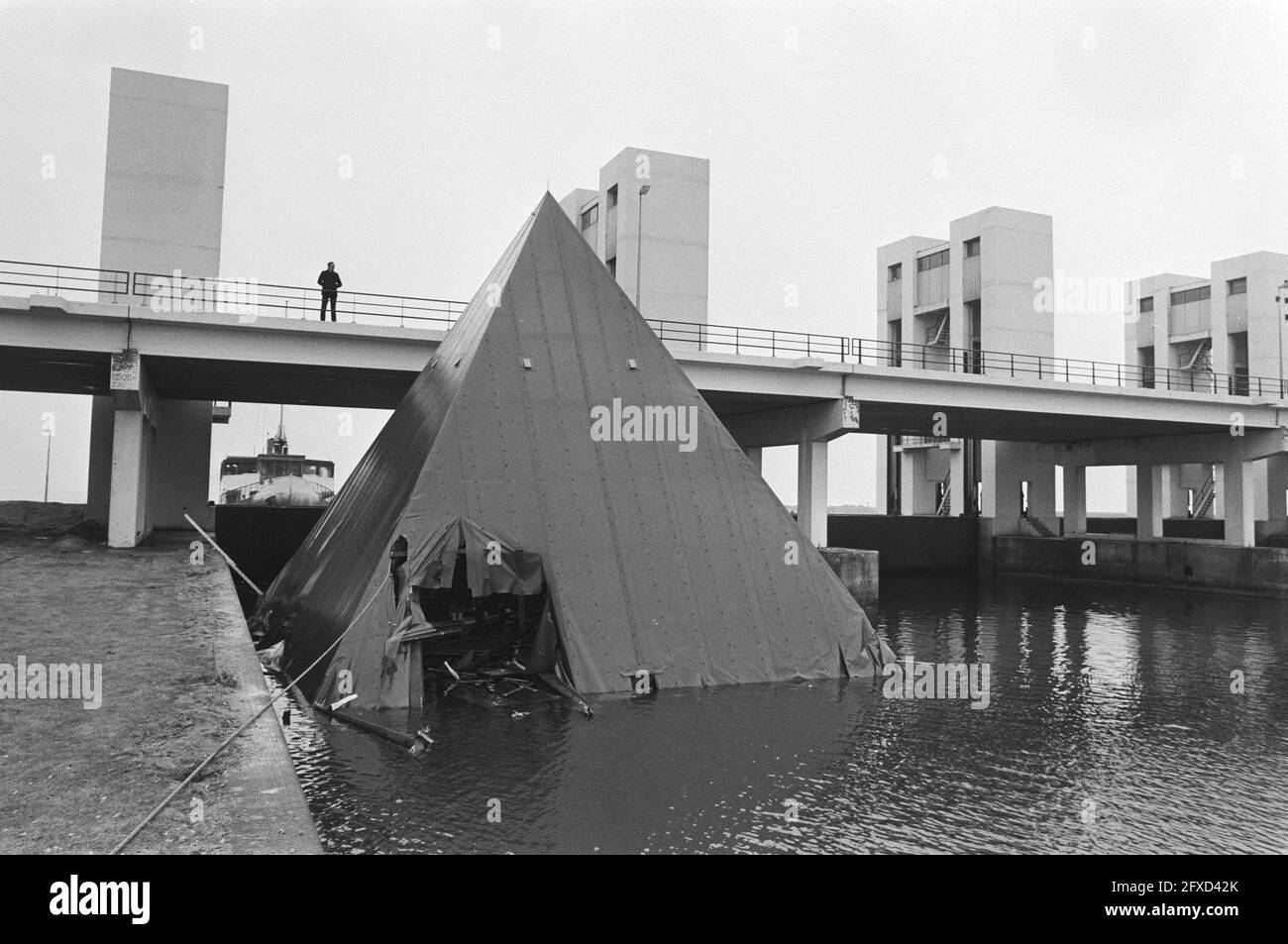 Pyramid-pole house by sculptor Hansjorg Voth knocked loose on ...