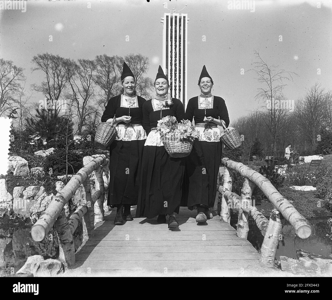 Pictures on Flora. Volendam girl, March 20, 1953, GIRLS, The ...